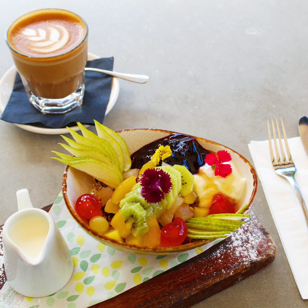 Szimpla: All-Day Eatery & Gastro Bar